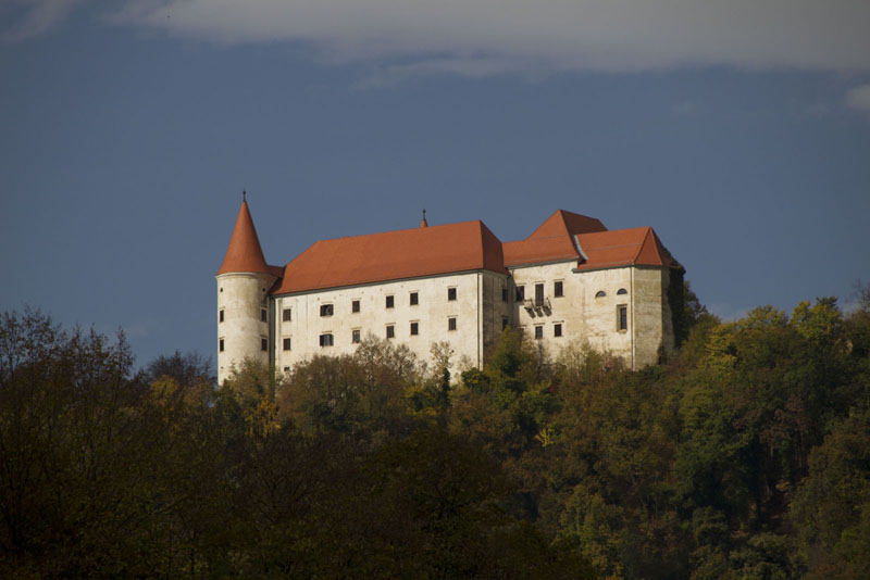 Bizeljsko - Po grajski pešpoti na bizeljski grad